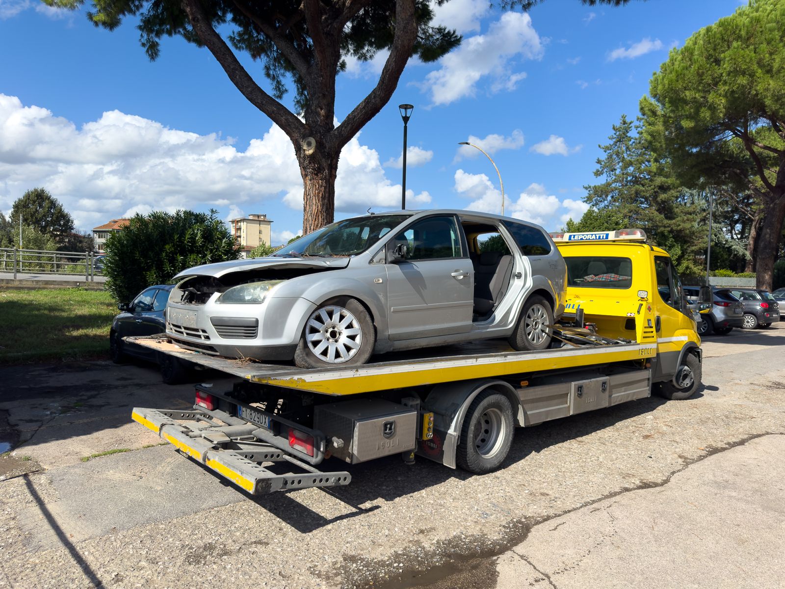 EMPOLI. Auto abbandonata rimossa da piazza Guido Guerra, è la nona del ...
